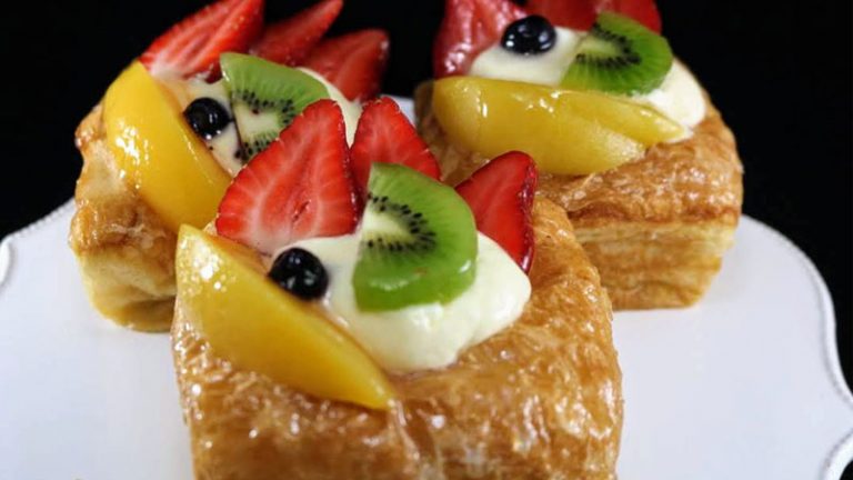 Hans and Harry's Bakery – Home of the World Famous Fresh Fruit Strudel